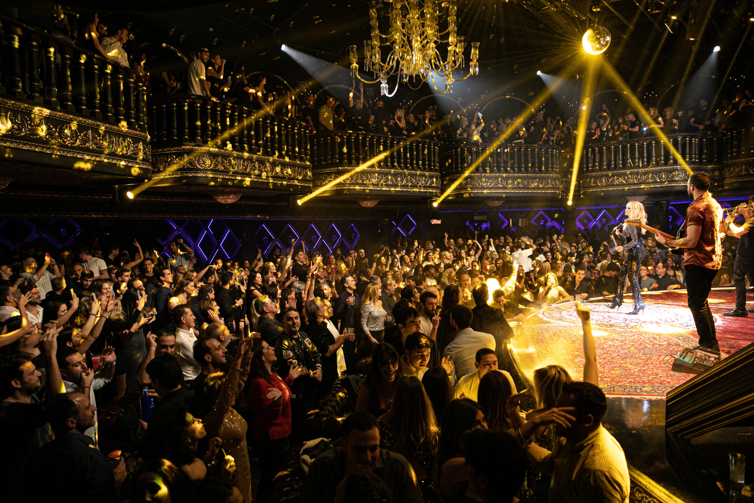 Anna Vissi - "Hotel Ermou": success continues until May 25th! - Greek ...